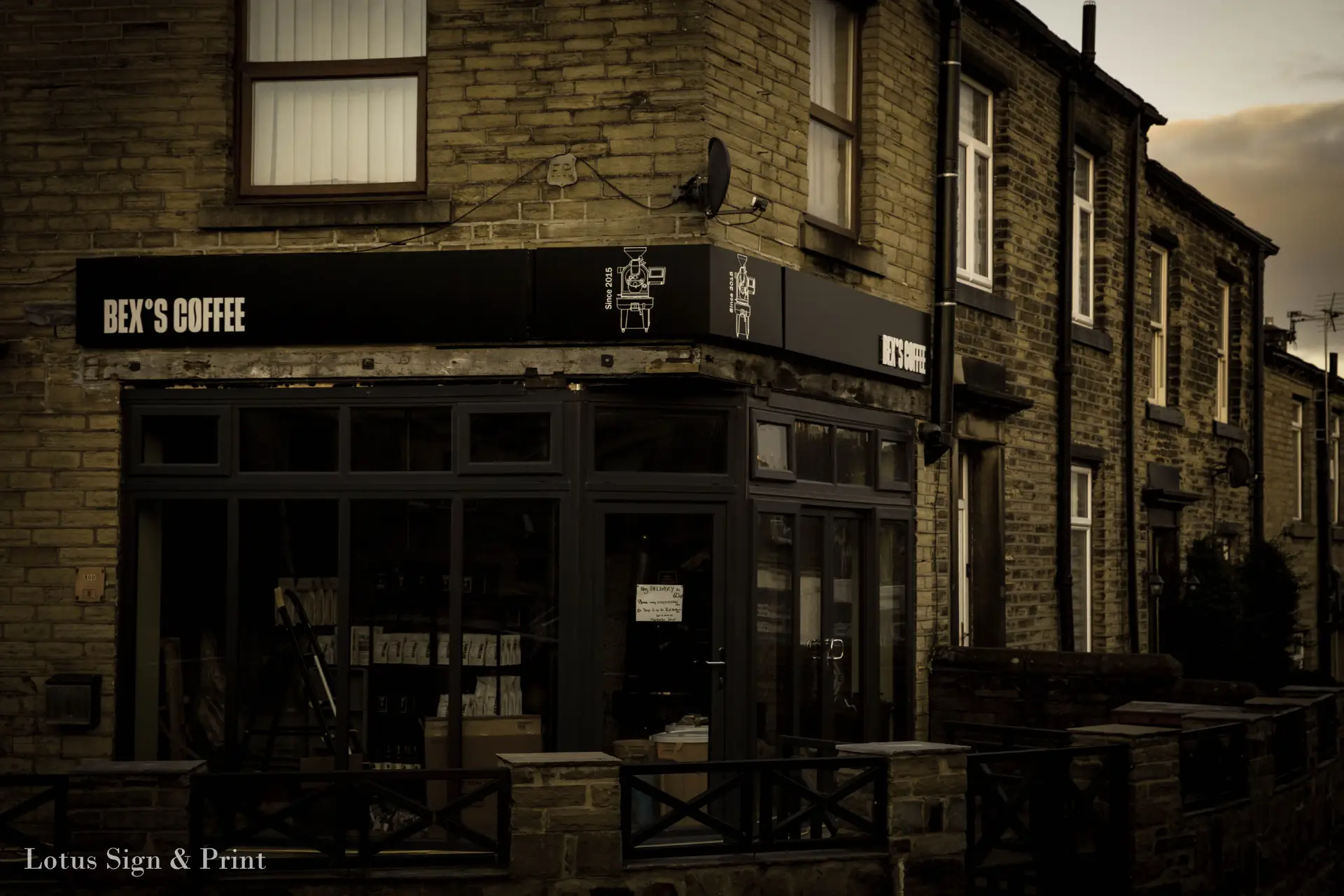 Custom Signs Solutions | Outdoor, LED, Metal, Bespoke & More